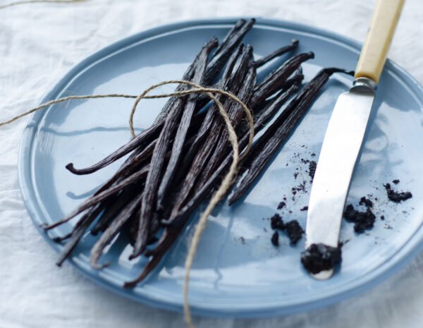 Tutorial: How to Split a Vanilla Bean - Queen Fine Foods