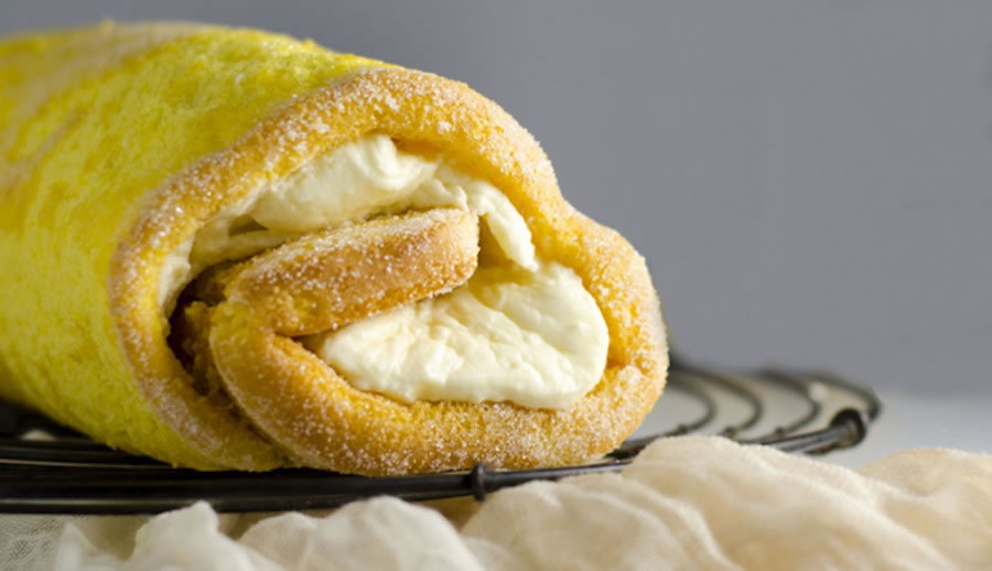 Lemon Roulade 1 - Queen Fine Foods