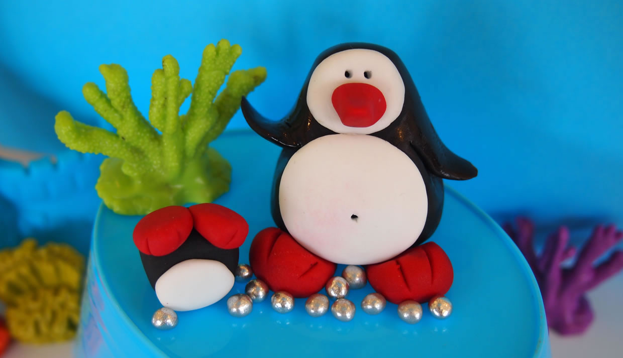 Tutorial: Fondant Penguin Cake Topper - Queen Fine Foods